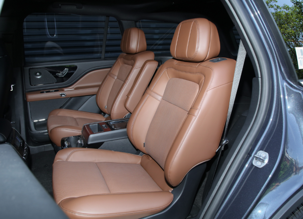 5米多长，与宝马X5同级别，起步3.0T+10AT，可惜名气不大_腾讯新闻