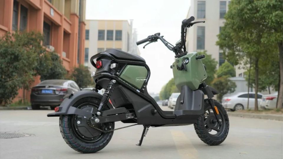 国标电动配定速巡航？本田ZOOMER e实拍，6千出头还有无钥匙启动_腾讯新闻