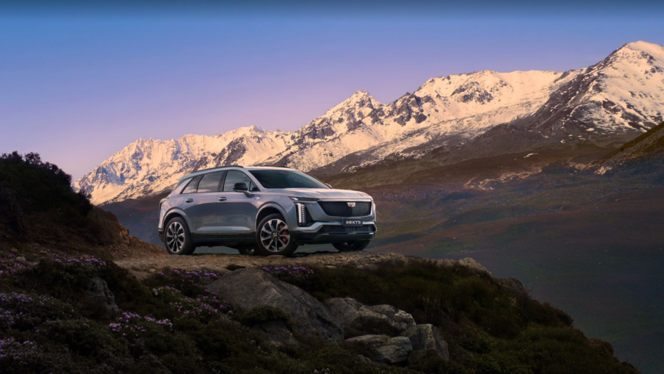 豪华中型SUV大对决！凯迪拉克XT5“硬刚”奥迪Q5L，你选谁？_腾讯新闻