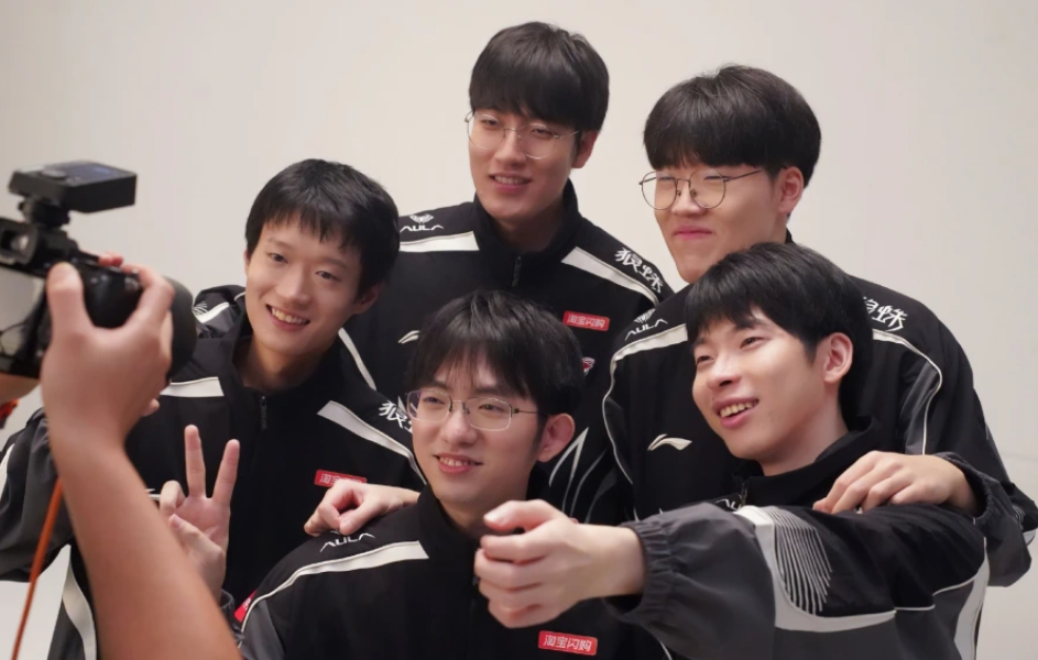 AL惜败T1止步八强，Hope金克丝决胜局难救主！_腾讯新闻