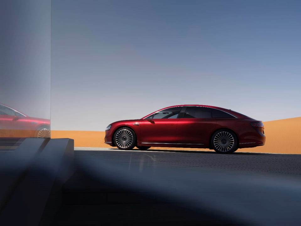 华为再推豪华旗舰！享界S9瞄准BBA「78S」_腾讯新闻