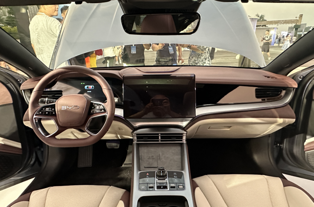 首搭激光雷达 配置升级 比亚迪2025款海豹&海豹07DM-i售13.98万元起_腾讯新闻