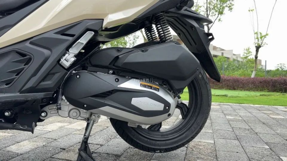 新车解读丨赛科龙RT150“焕芯”上市，售价12588元，到底改了哪里_腾讯新闻