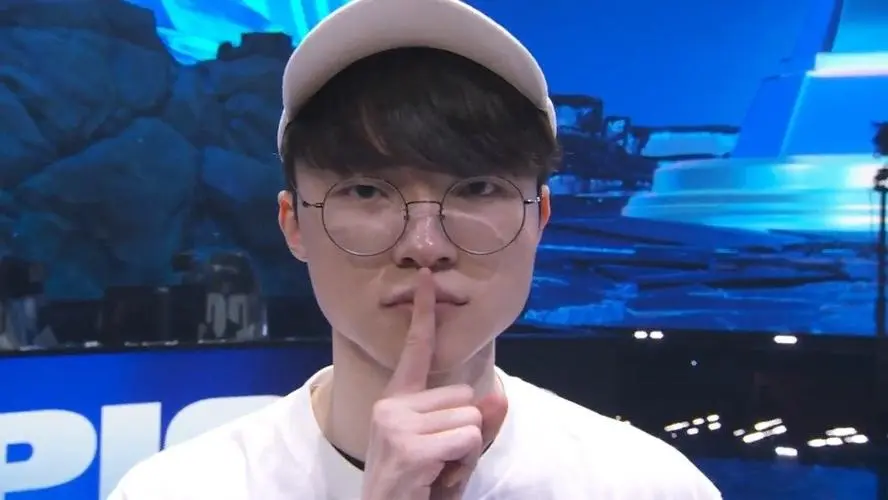 艰难，LPL战队在世界赛对阵T1仅S7的RNG打满五局_腾讯新闻