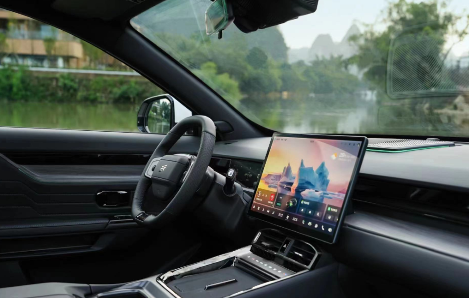 别只盯着宋Pro DM，10-15万这几款混动SUV续航更长、配置更多_腾讯新闻