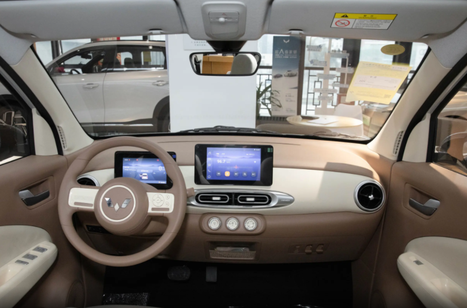 解析25款五菱宏光MINIEV各版本配置差异，哪款更值得选？_腾讯新闻