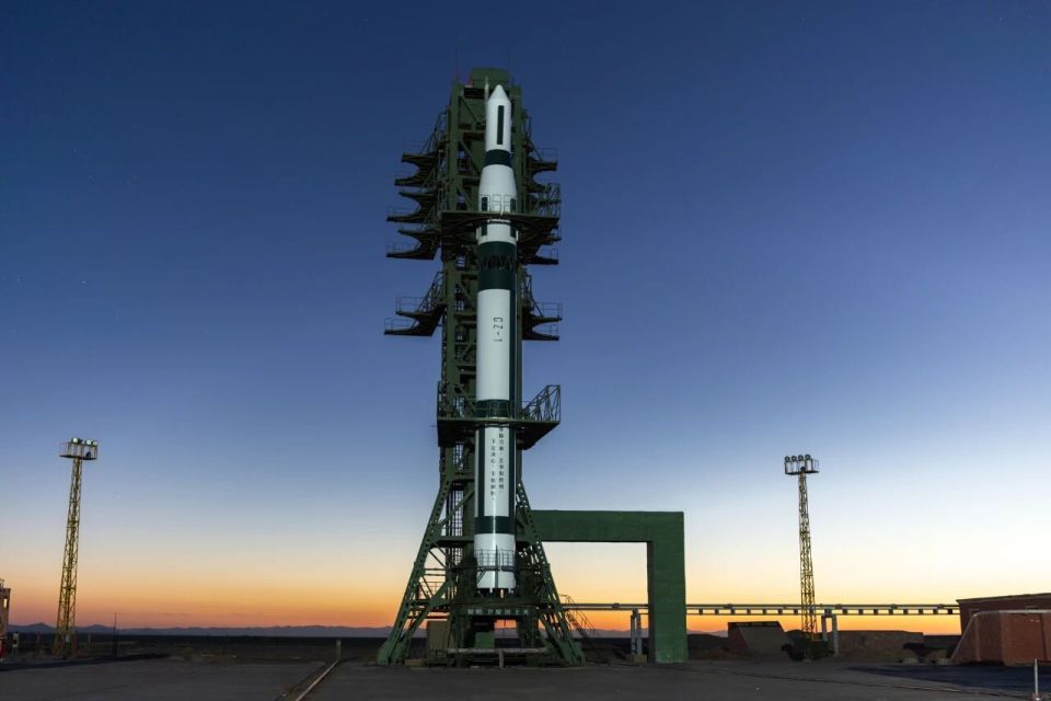 当“东方红一号”与“天宫”擦身而过_腾讯新闻