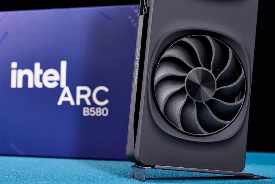 Intel Arc B580 Limited Edition首发评测：性能猛超4060，主流玩家新选！_腾讯新闻