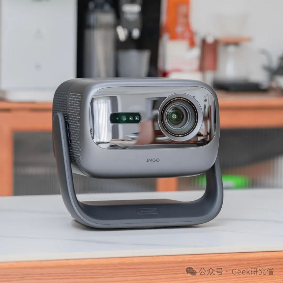 4600CVIA 流明！坚果 N3 Ultra Max 登顶旗舰三色激光投影仪的亮度巅峰_腾讯新闻