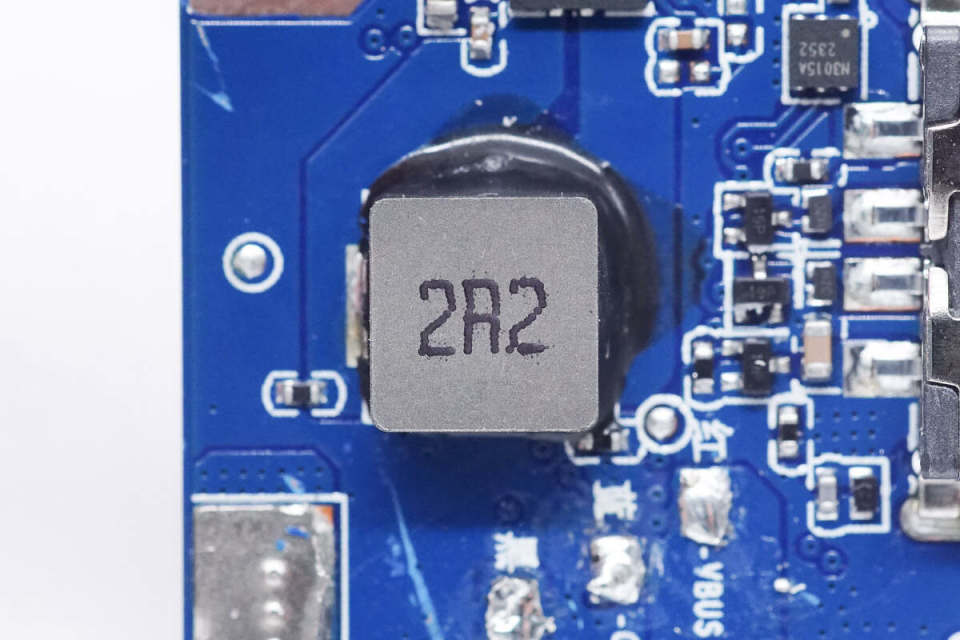 新款产品售价159元值不值得买？小米33W自带线充电宝拆解_腾讯新闻