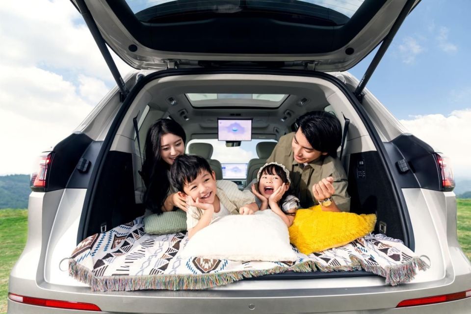 AI体系造AI汽车！17.38万起吉利银河M9上市 开启AI出行新时代_腾讯新闻