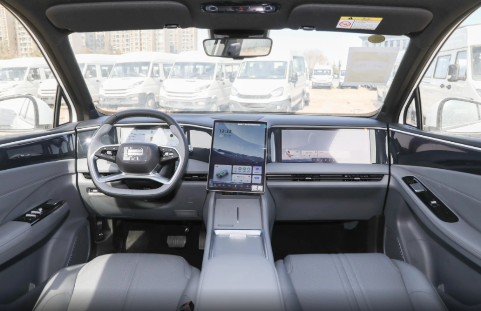 起售价11.58万，标配高通骁龙8155芯片，吉利银河L7 EM-i值得选吗？_腾讯新闻