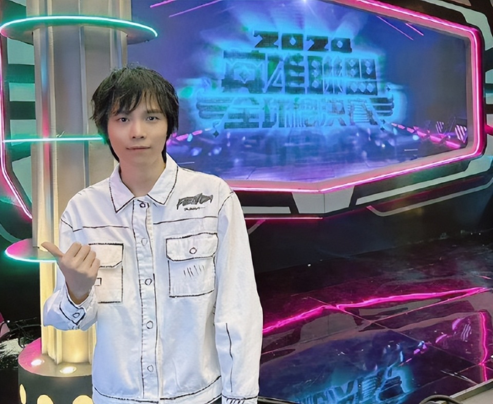 LPL3名解说被开！爱萝莉放话：等我回来！知情人透露内幕_腾讯新闻