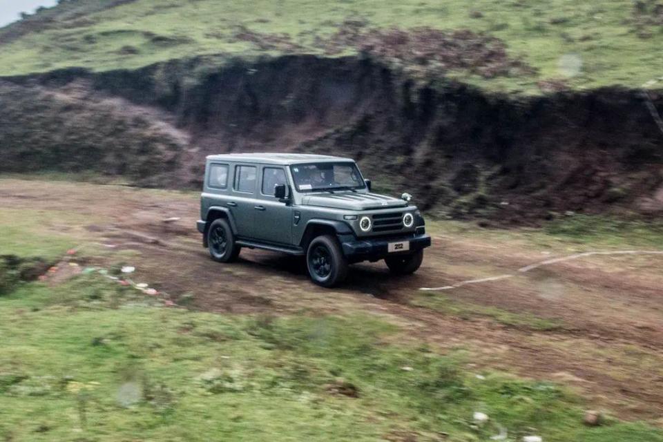 13.99万起步，中国越野车鼻祖！212 T01到底是辆什么车？_腾讯新闻