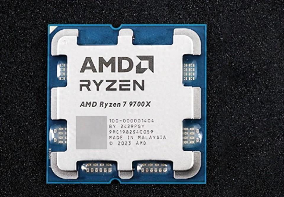 Ryzen 7 9700X（105W）VS Ryzen 7 7700X，性能领先几何？测试出炉_腾讯新闻