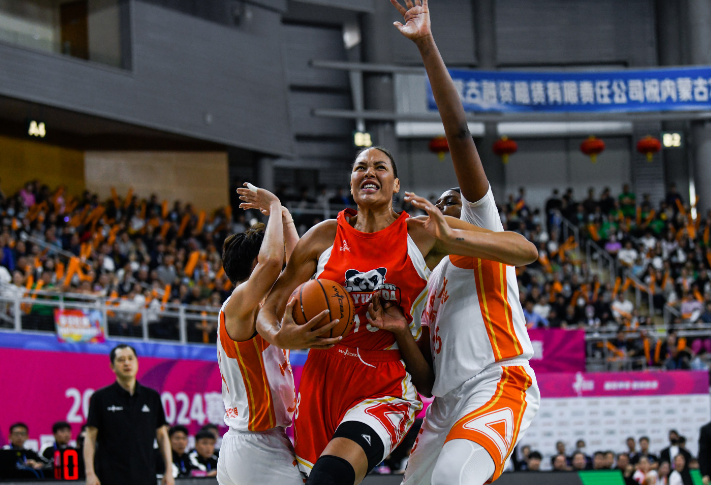 WCBA总决赛：四川女篮3-2内蒙古夺冠 李梦23分首夺FMVP_腾讯新闻