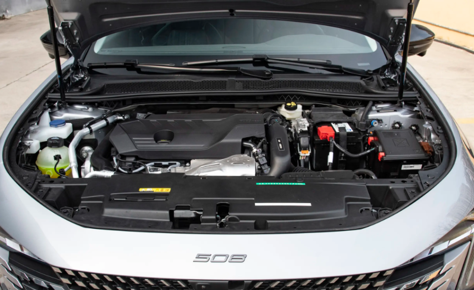 优惠后仅14.67万起售，配1.8T引擎，2025款标致508L值得选择吗？_腾讯新闻