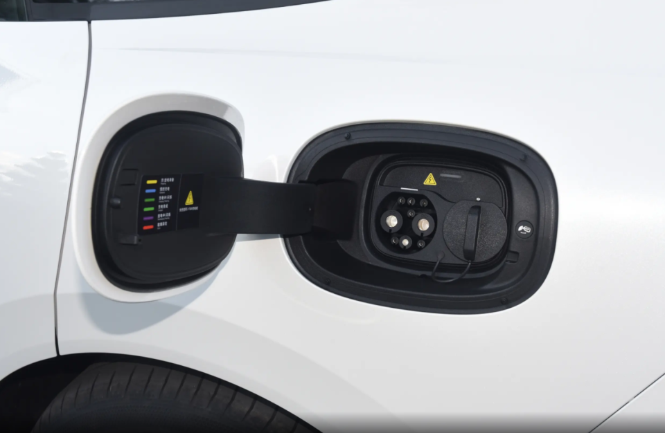 C级车、10.99W起、6C超充，解析长安启源A06，样子货还是实力派？_腾讯新闻