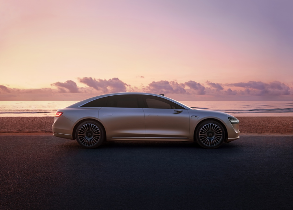 华为再推豪华旗舰！享界S9瞄准BBA「78S」_腾讯新闻