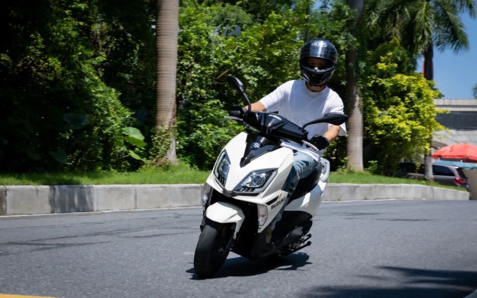 凭什么是传奇？9980元的铃木UY125，全面评测！_腾讯新闻