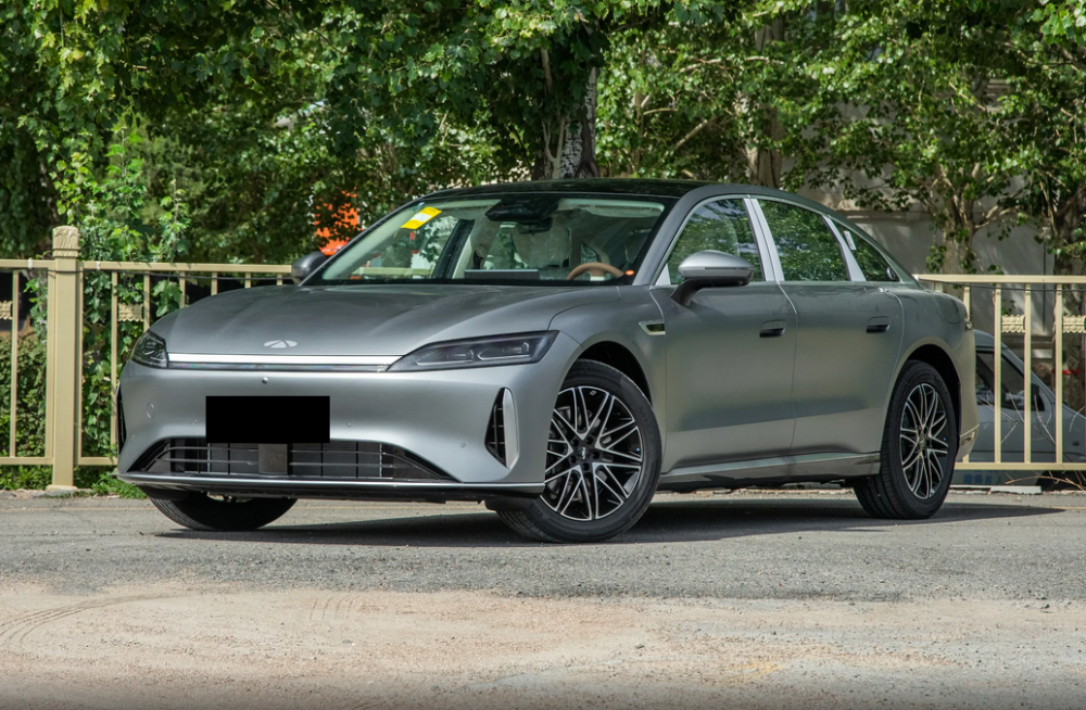 纯电续航193km，14.99万元起售，风云A9L为何深受大家喜爱？_腾讯新闻