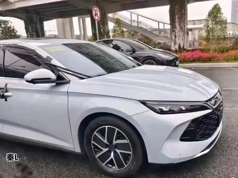 续航2000Km！油耗低至2.9L/100Km，比亚迪第5代DM混动再次拔高行业标准_腾讯新闻