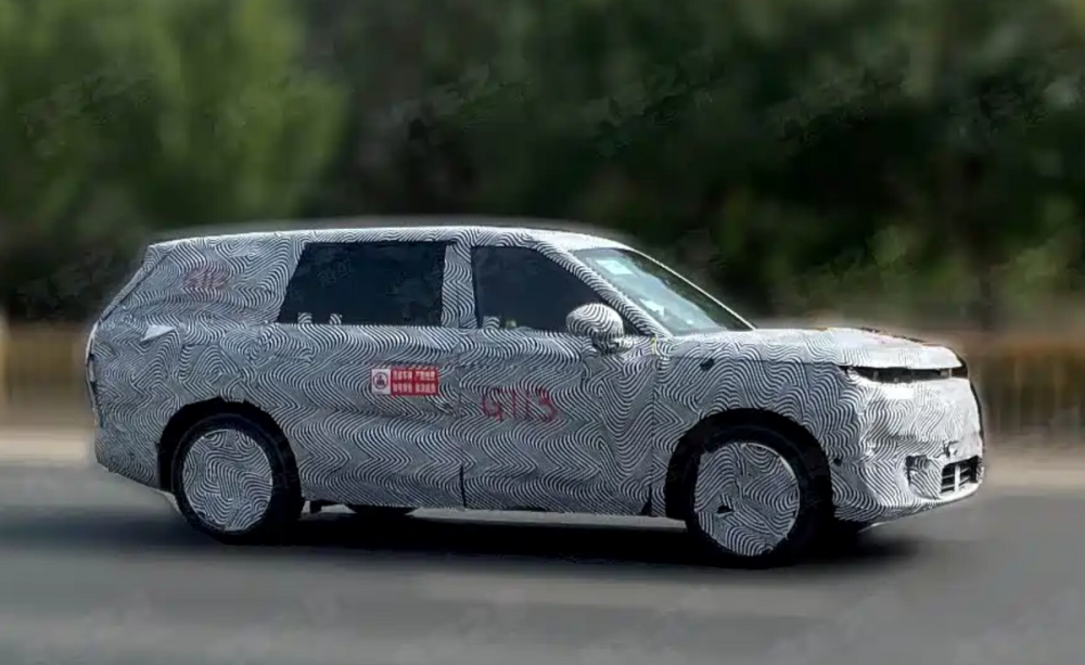 小鹏全新大型SUV谍照！增程动力，纯电续航430km，800V架构5C快充_腾讯新闻