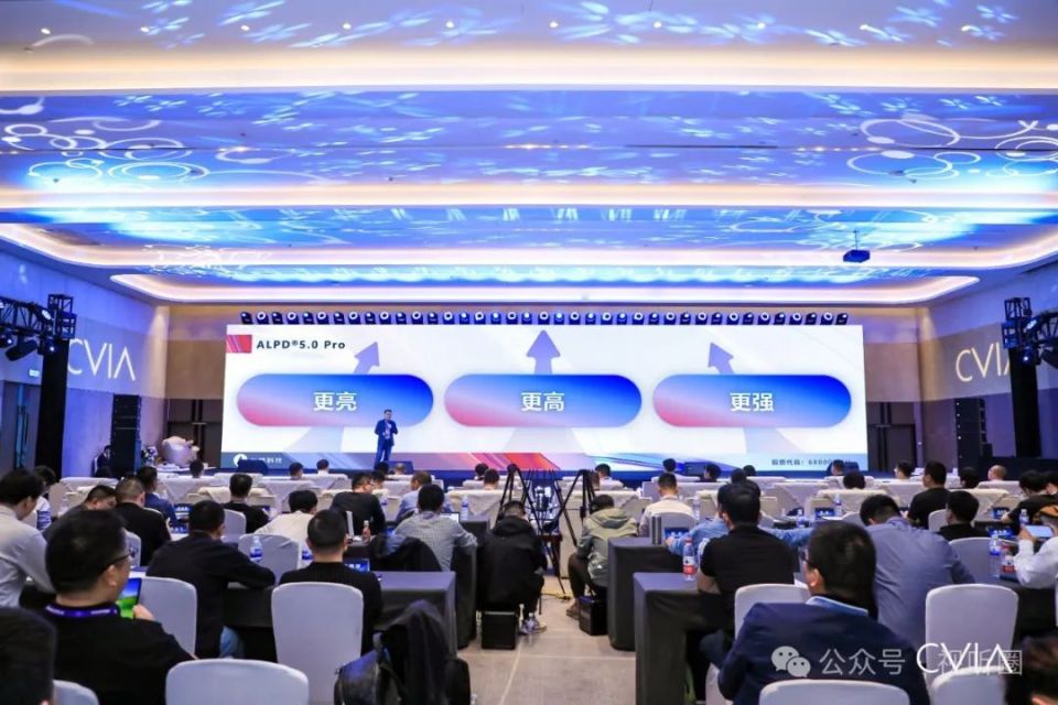 为何说ALPD5.0 Pro的“问世”，又一次“拔高”激光显示技术升级的“新高点”_腾讯新闻