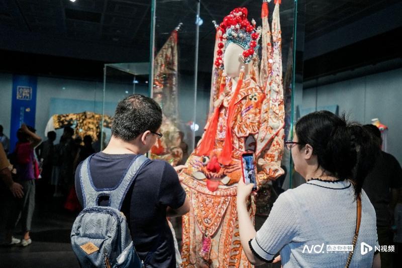 惊艳了时光的48件粤剧戏服，带你看尽粤剧的前尘往事_腾讯新闻