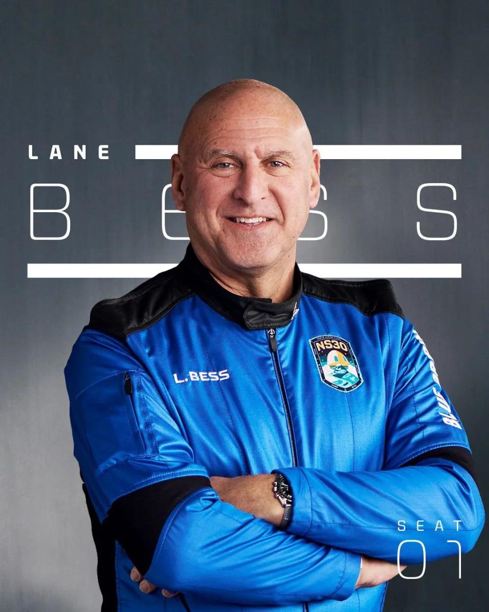 蓝色起源第4位“太空回头客”诞生，太空旅行复购率持续攀升！_腾讯新闻