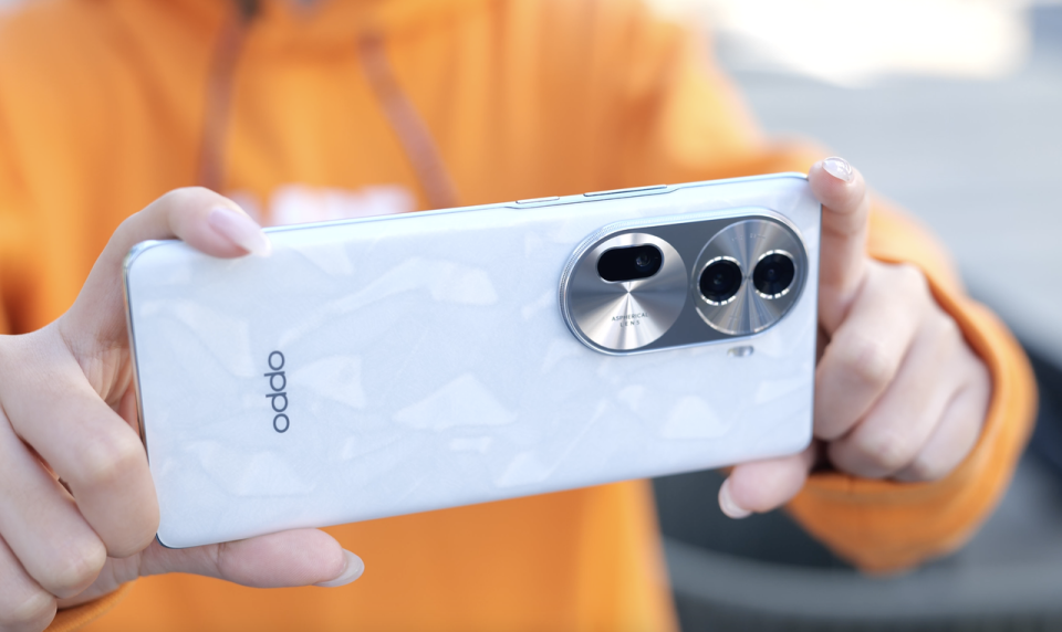 2K价位段人像体验如何？OPPO Reno11实拍分享，表情特写丝毫不虚_腾讯新闻