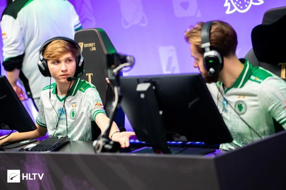 CS2：两支中国队告负，猎鹰、FaZe、Aurora两战全胜，LVG与VP生死战_腾讯新闻