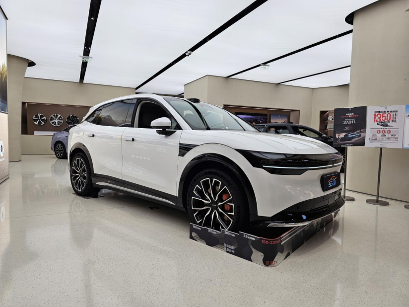 在乐道L60车主眼里，极氪7X有点过于正经了？_腾讯新闻