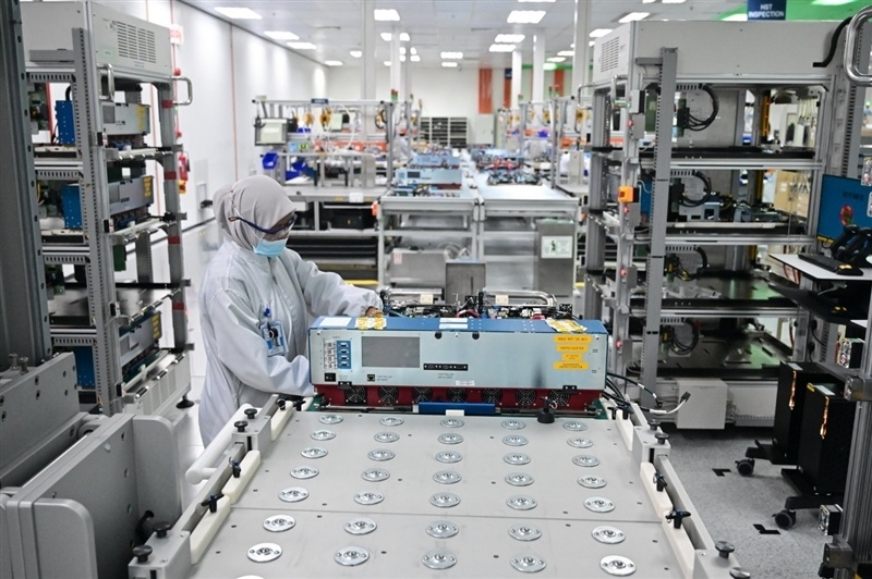 Intel马来西亚工厂游记：全球唯一综合基地！酷睿Ultra全力量产中_腾讯新闻