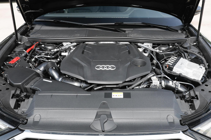 奥迪A6L搭载DLZ发动机＋真皮材质座椅，3.0T动力表现强悍_腾讯新闻