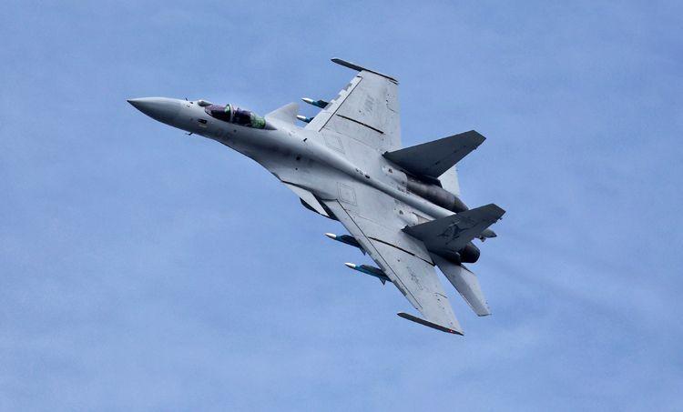 中国航展 | 歼-15D首次公开亮相 与歼-15T并肩通场_腾讯新闻