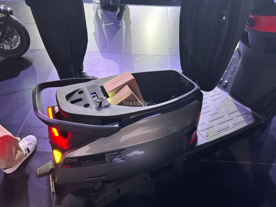 极核AE7、EZ4、AE8S+定制版同场上市，售价3780元起_腾讯新闻