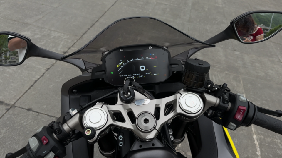 27980元起，无极RR500S上市，到底适不适合跑山，神农架深山真实测评来了_腾讯新闻