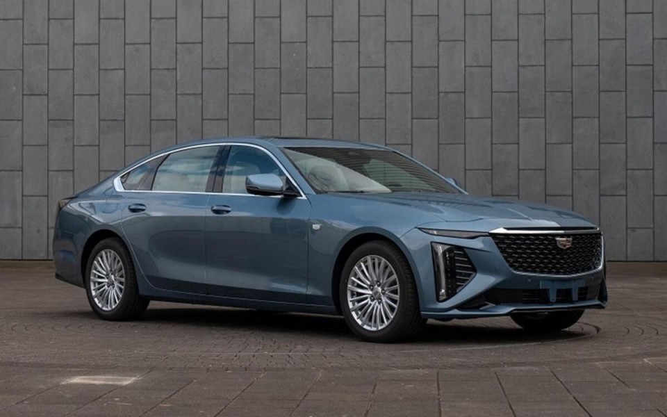 全新凯迪拉克CT6实车首次曝光，改动很大，强过BBA还是低性价比_腾讯新闻