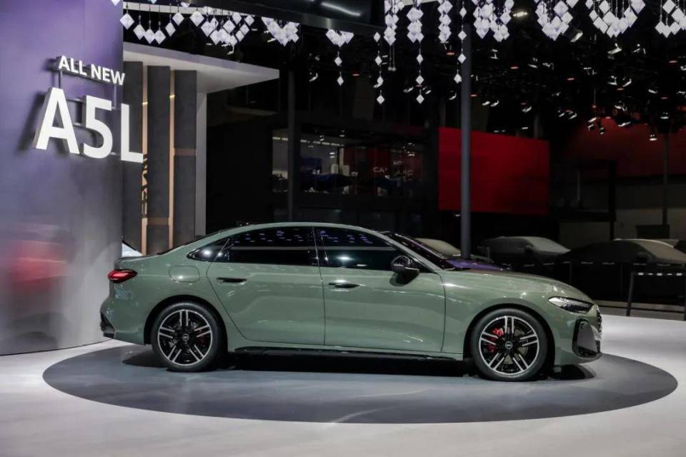 新车不到20万的奥迪A4L值得抄底吗？为此我去了趟4S店_腾讯新闻