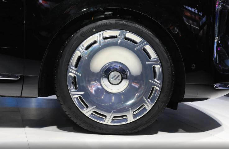 比的就是谁更尊，车长近5米3，智己LS9将至，单电池就有402km续航_腾讯新闻