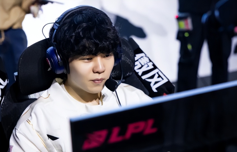 IG迎来1个好消息！只需赢下一场BO5，就可以拿到3号种子_腾讯新闻