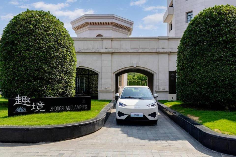 南京车市新宠！比亚迪海鸥自在版7.88万元开售，405KM续航成超值之选_腾讯新闻