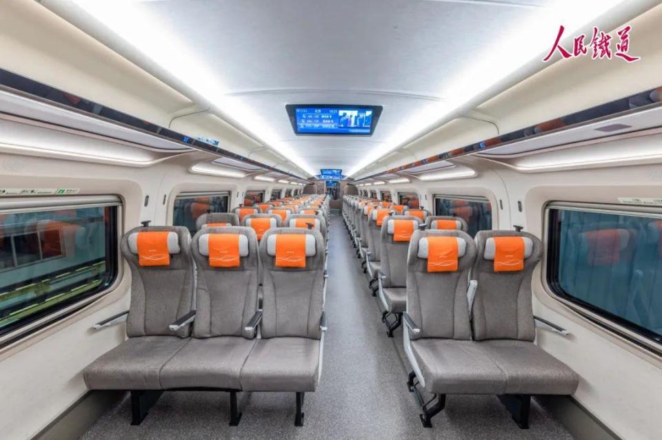 新一代高速列车CR450动车组，吸引全球目光！_腾讯新闻