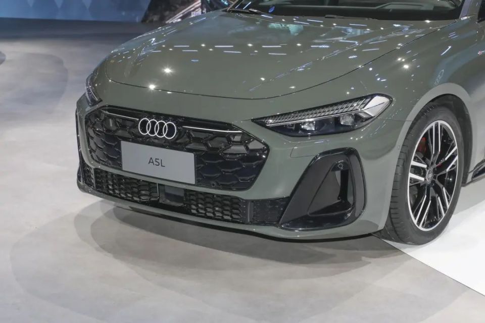 25.68万起！一汽奥迪A5L预售_腾讯新闻