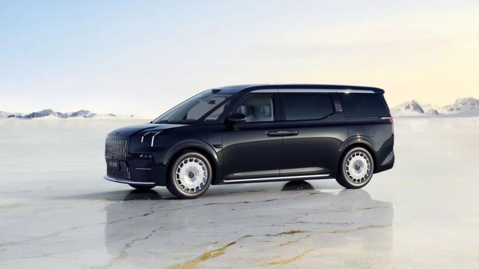 售价78.9万元 极氪ZEEKER 009光辉正式上市_腾讯新闻