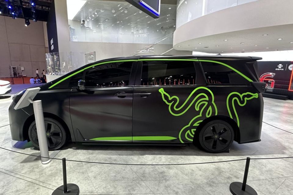 2023上海车展丨与雷蛇合力打造“移动电竞堡垒” 合创V09 Razer亮相_腾讯新闻