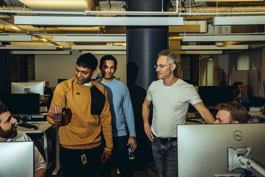 Palantir CEO：让美国更具杀伤力，乐于为帝国干“脏活”_腾讯新闻