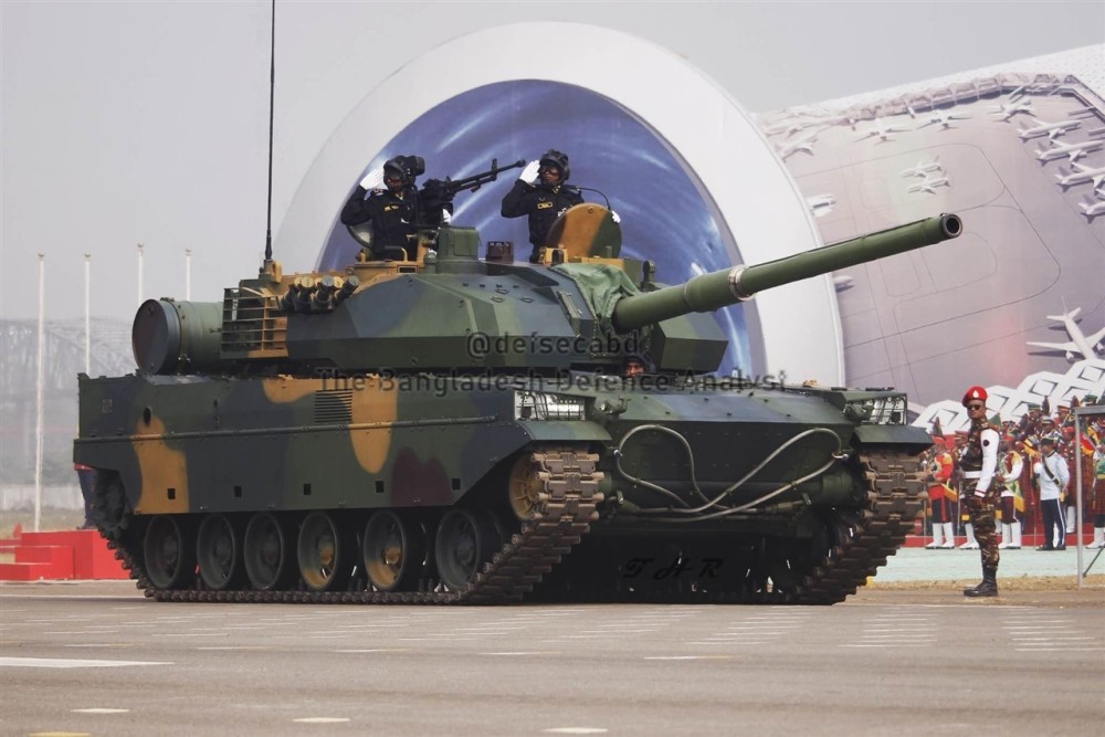 孟加拉国举行阅兵式！4种中国坦克打头阵，VT5首次公开亮相_腾讯新闻