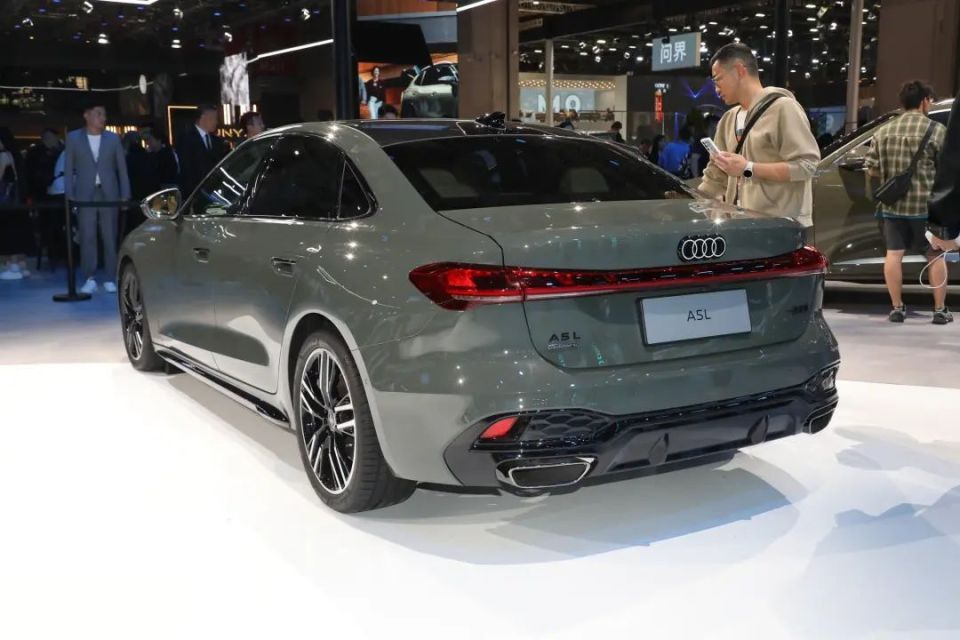 25.68万起！一汽奥迪A5L预售_腾讯新闻